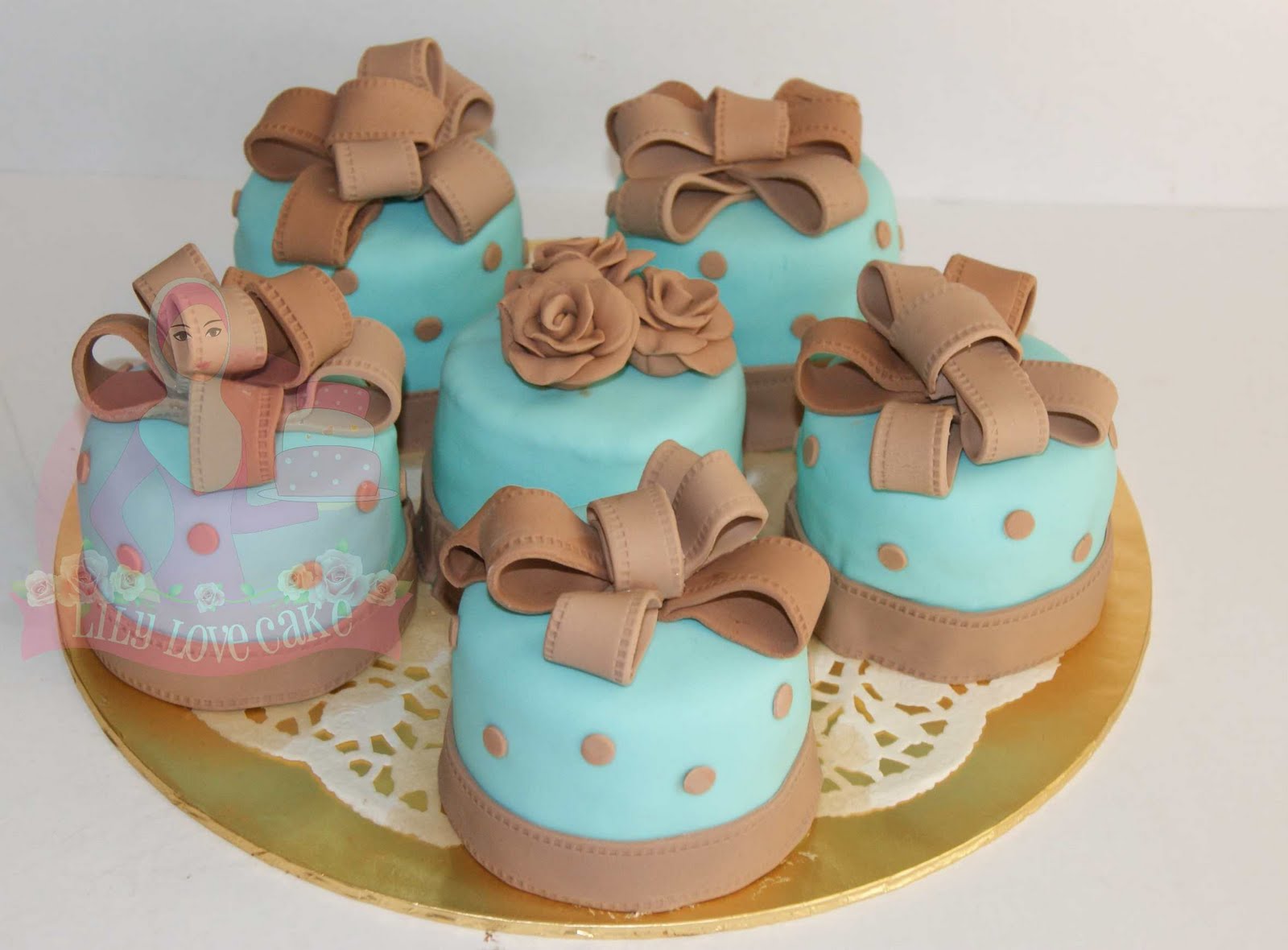 Mini Fondant Cake :~Lily Love Cake