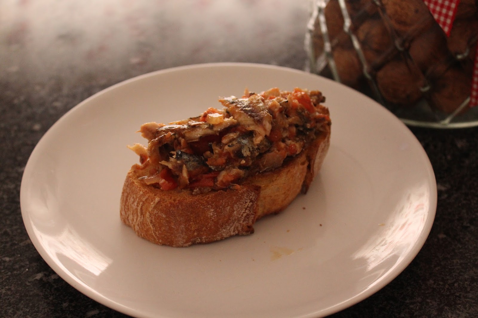 O Cantinho do Sabor: Petinga de Cebolada com Tomate