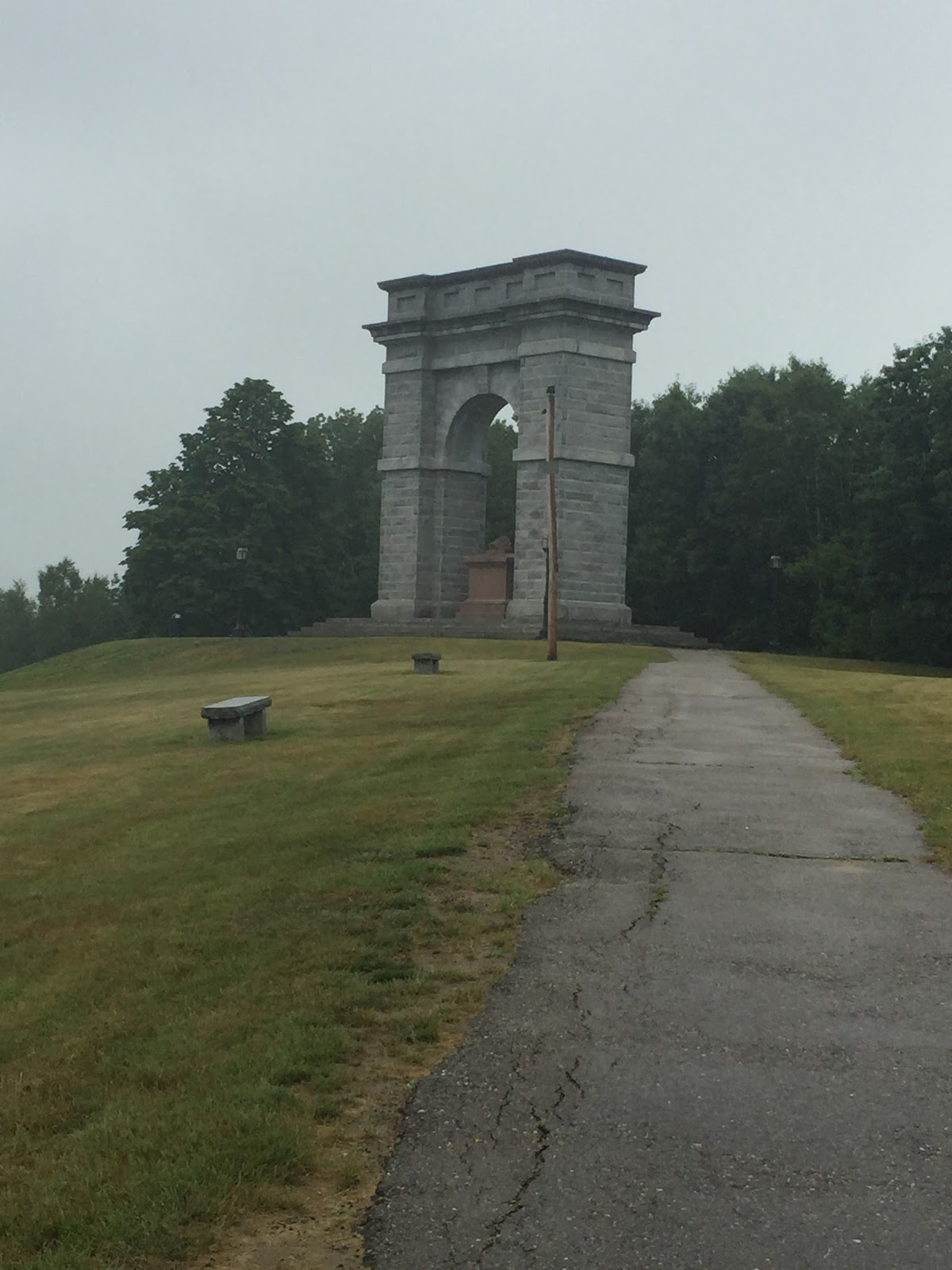 Rondinones' Adventures: Tilton Arch - An Empty Tomb