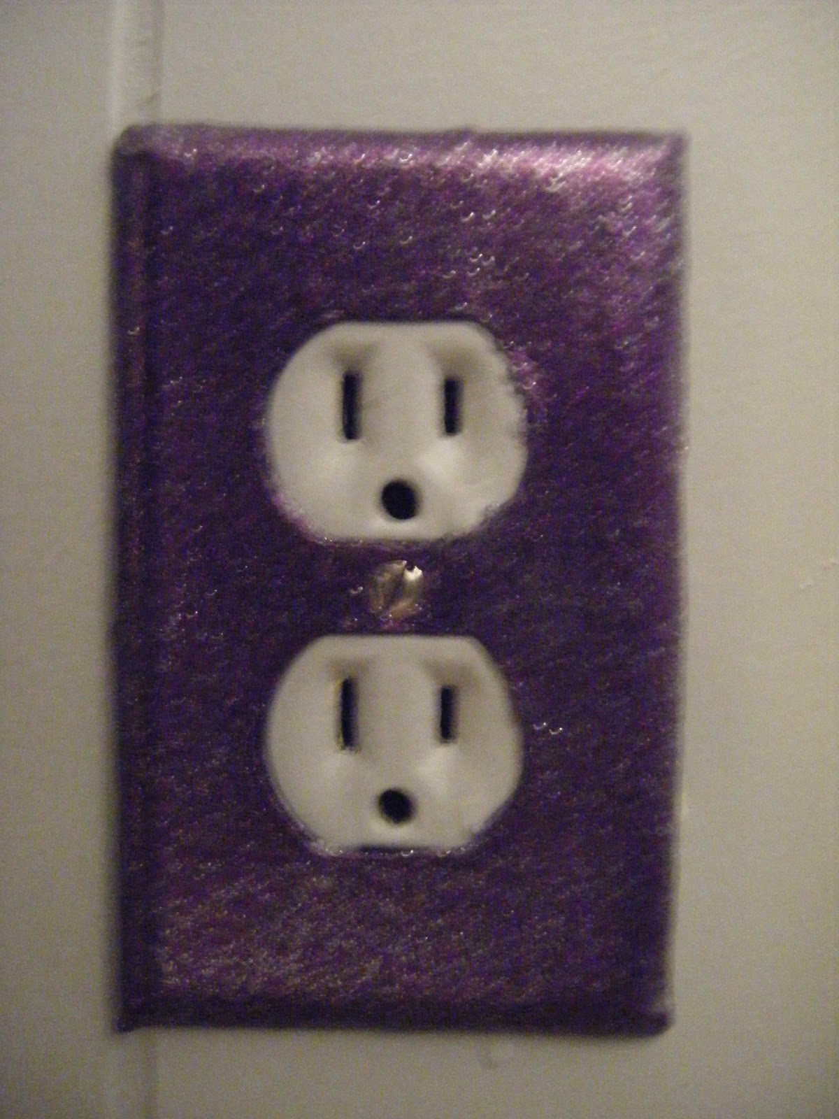 Lucky's Crafts: DIY Glitter Light/Plug Covers