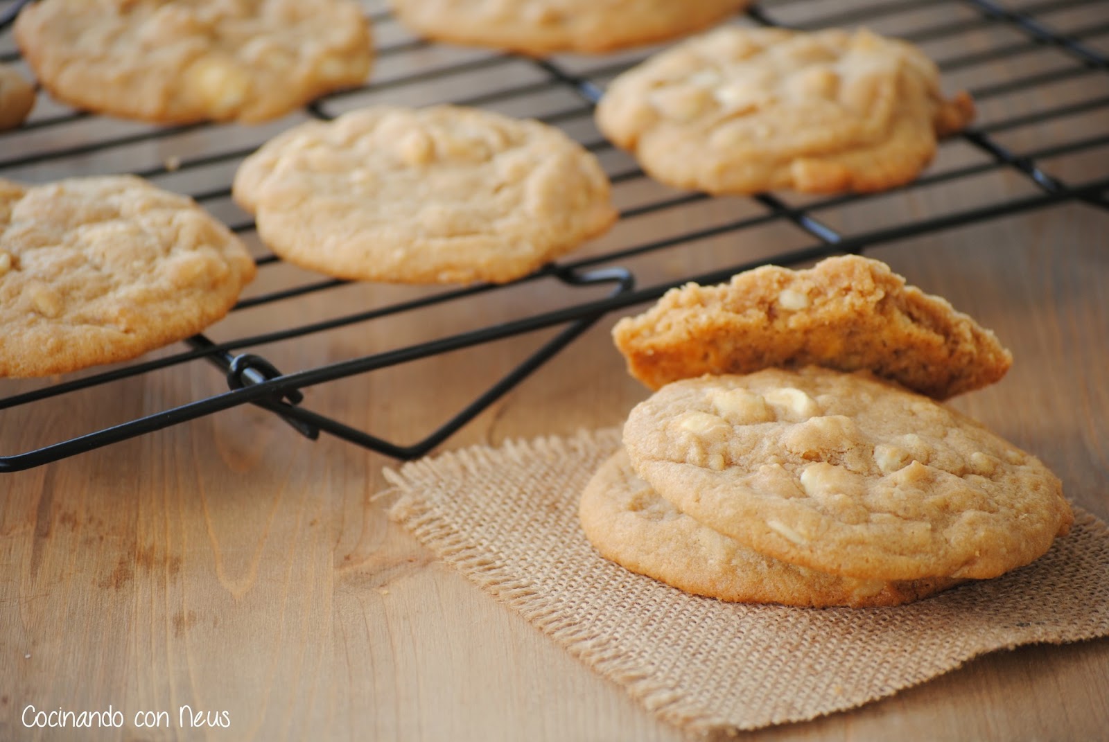 Cookies de nueces de macadamia con gotas de chocolate blanco con ...