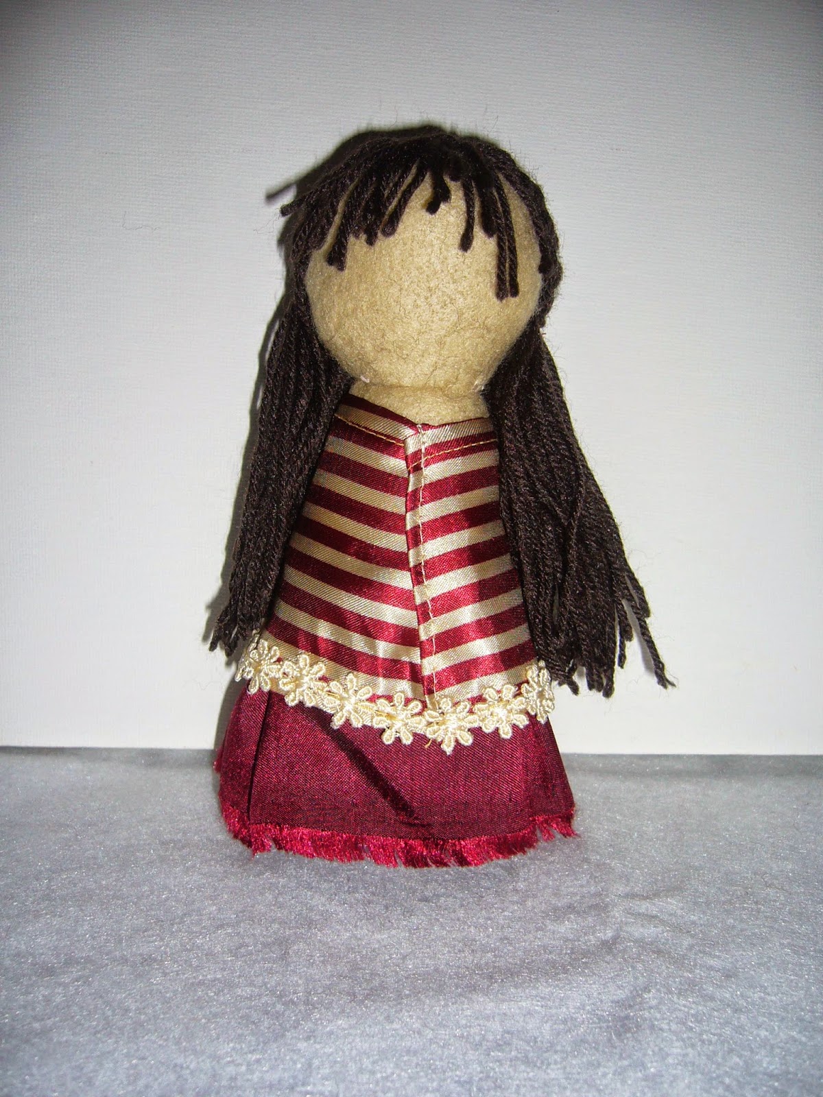 Dolls and I: More faceless felt dolls 2010