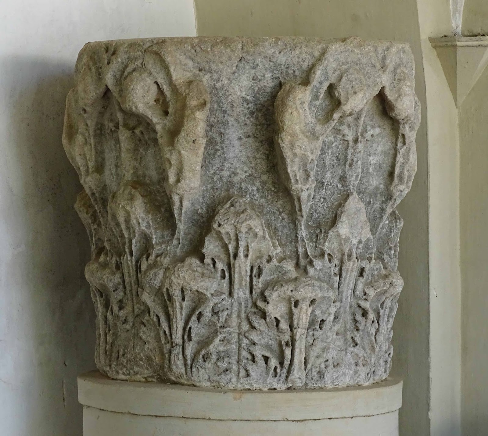 LAS PARIDAS DE MARCELO DEL CAMPO: Los capiteles romanos del Museo ...