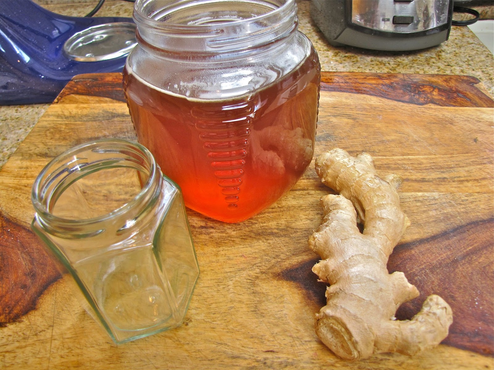 White Buffalo Naturals: Easy DIY Cold And Flu Remedy Honey and Ginger