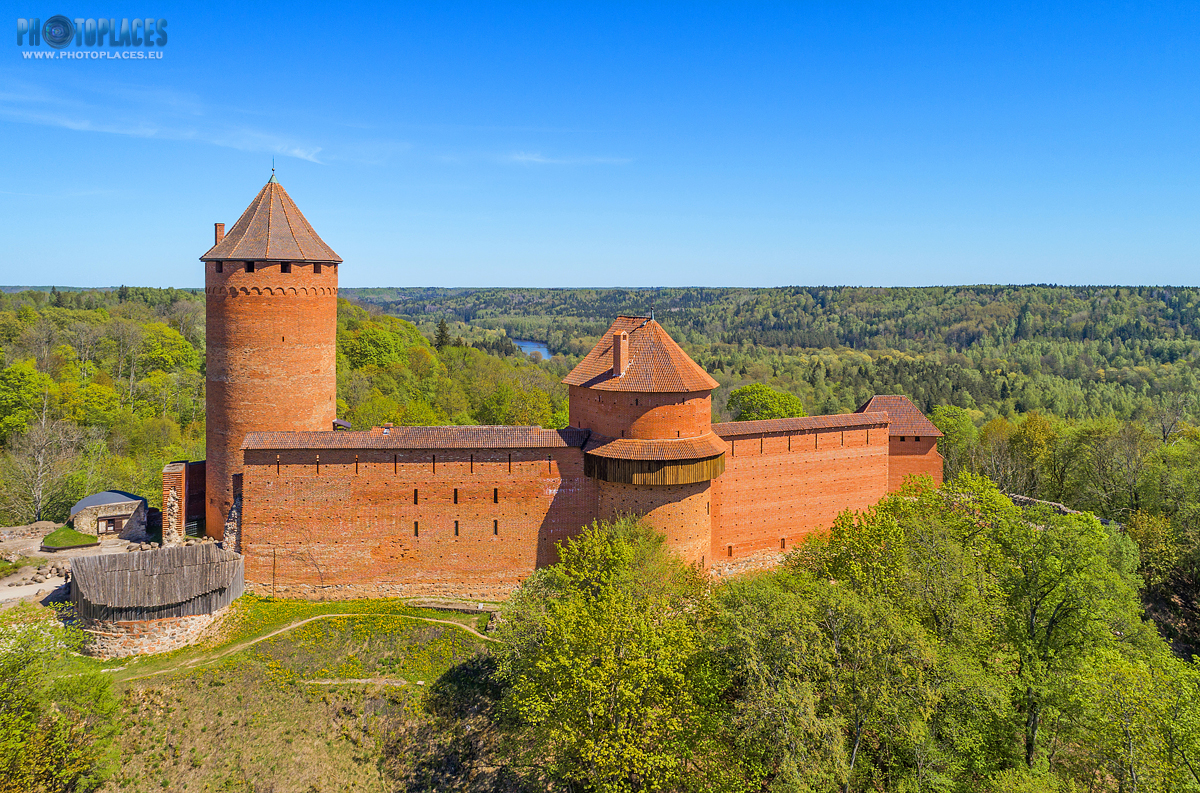 Turaida Castle - Photoplaces