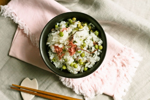 Perfectly imperfect : Green Peas Rice with Cherry Blossoms
