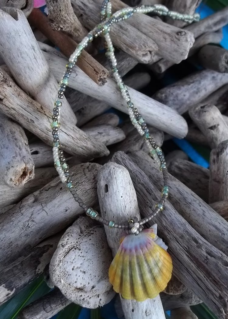 Diederich's Art Blog: Sunrise Shell Necklaces of Hawaii