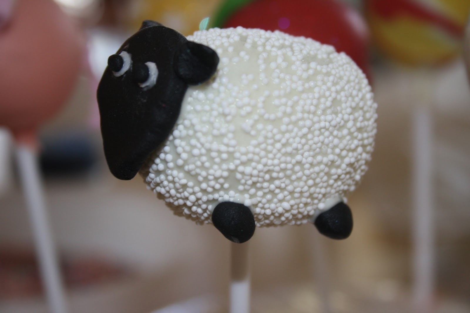 Caroline Makes....: Cake Pops Decorating Class - Pigs, Sheep and Cows
