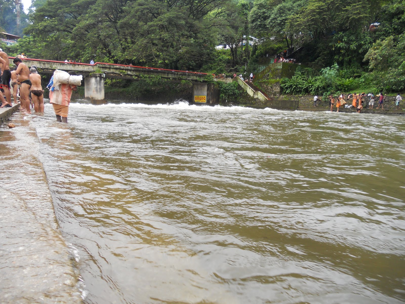 wallpapers name: Pamba Nadhi in Kerala ( Shabarimala )
