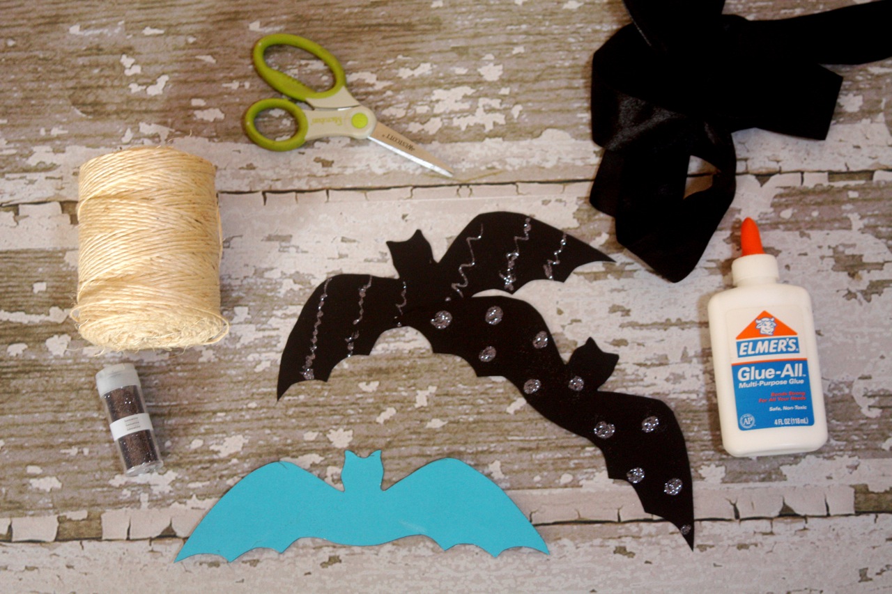 SoSoBella: Bat Garland - EasyPeasy - Weekend Craft