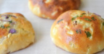 Spicy Treats: Onion Masala Buns / Onion Khara Buns