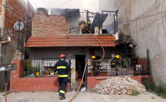 La Defensa: Incendio en una casa