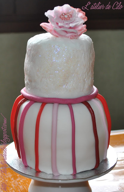 L'atelier de Cilo: Mini pièce-montée (décor en pâte à sucre)