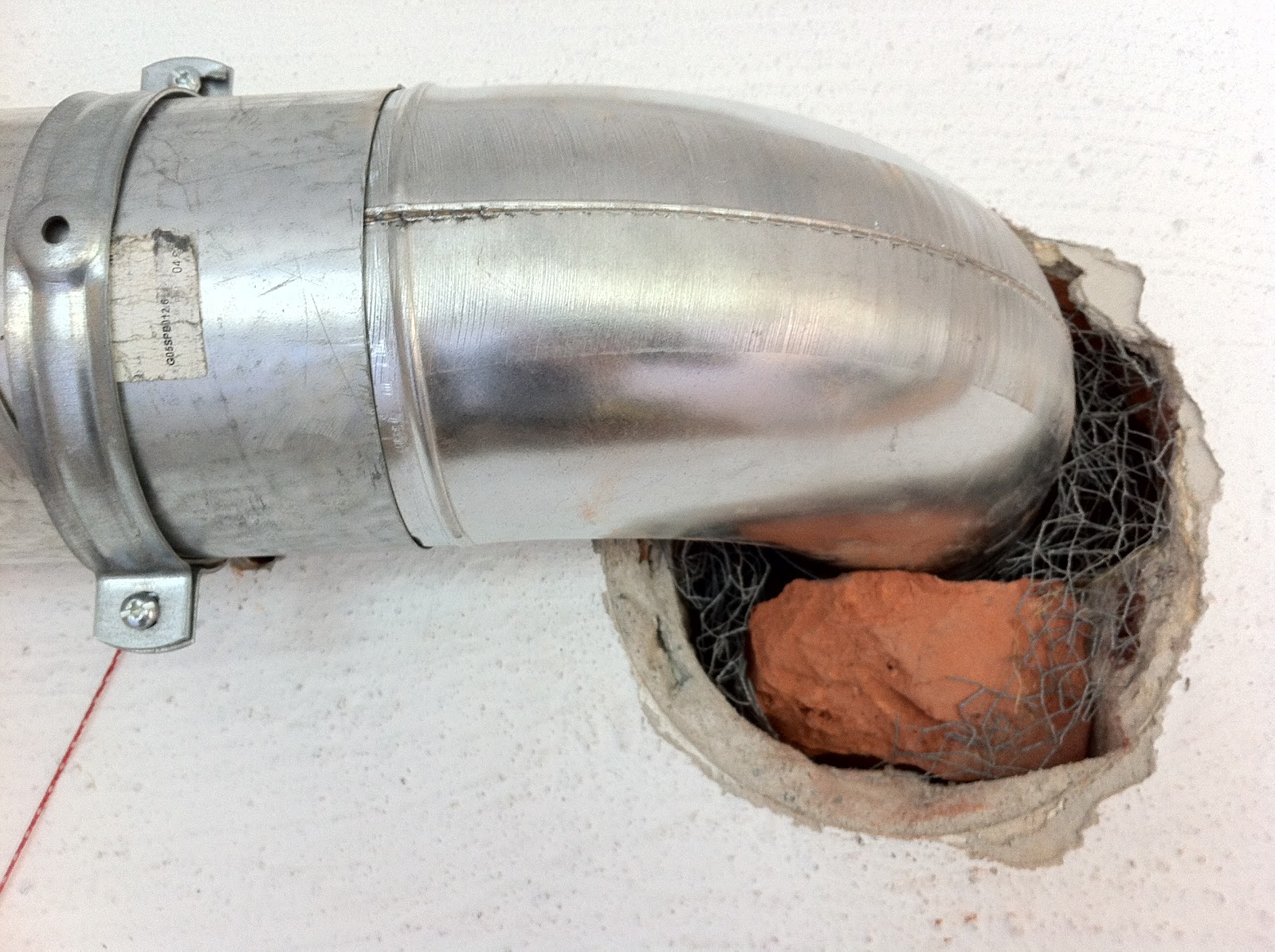 Valovaaran taivaan alla: 20.5.2012 Liesituulettimen putki