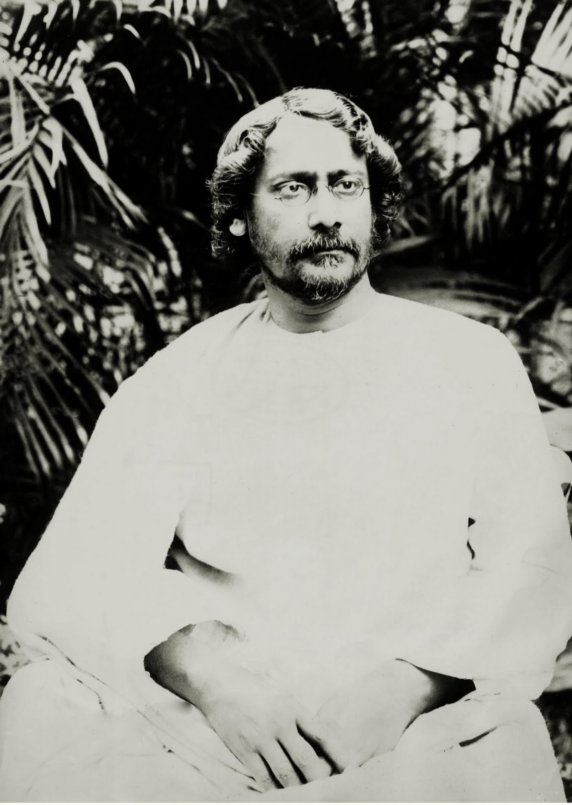 News & Views...: 180 Tagore's painting on world tour....