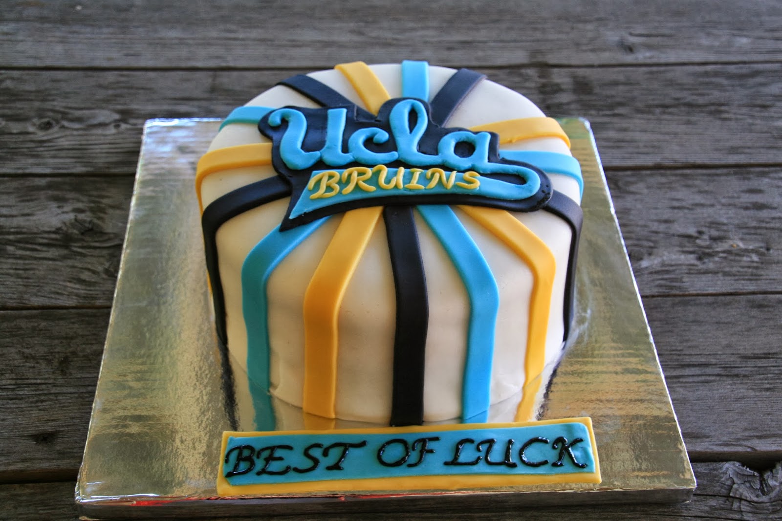 ♥ I'll Bake My Cake And Eat It Too ♥: ♥ UCLA Bruins Cake