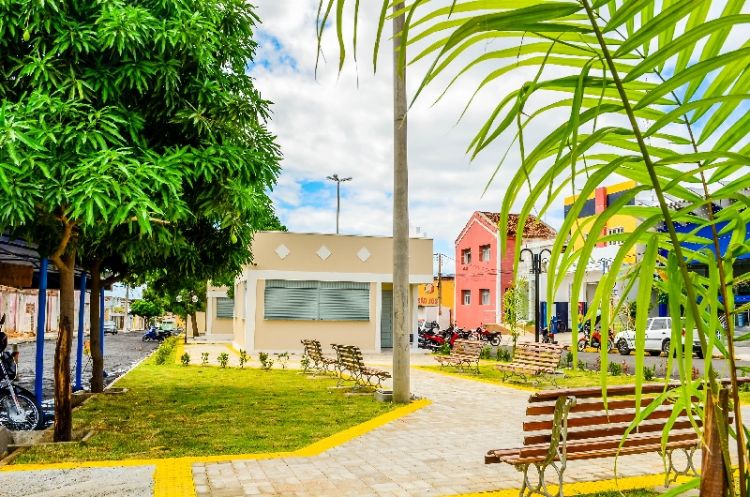 Assú Noticia: PREFEITURA MUNICIPAL DO ASSÚ ENTREGA PRAÇA DA JUVENTUDE A ...