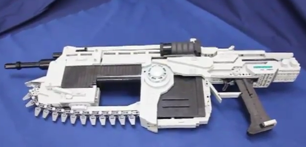 Geek and More Geek: Gears of War 3 Lego Lancer
