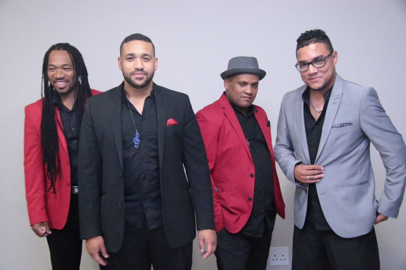 BluBird Entertainment : Top SA show band back to “wow’ Worcester