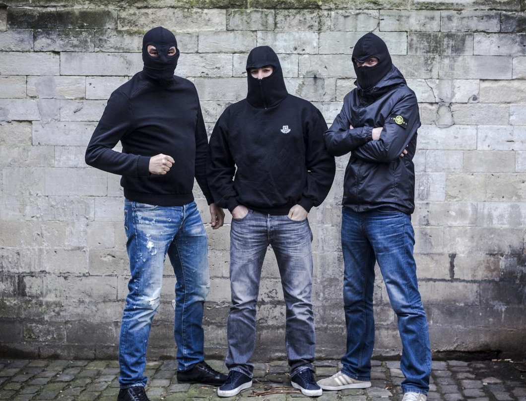 La Tribune Underground: Des pains et du jeu avec les hooligans d ...