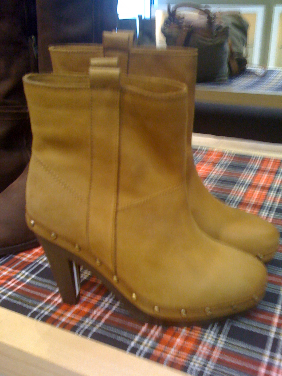 STYLE incorporated: BOOTYLICIOUS continued....ZOMP, COUNTRY ROAD ...