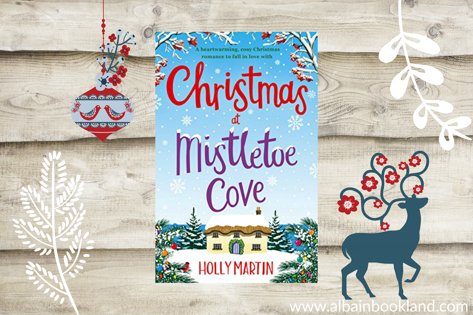 Book Review: Christmas at Mistletoe Cove by Holly Martin - Alba in bookland