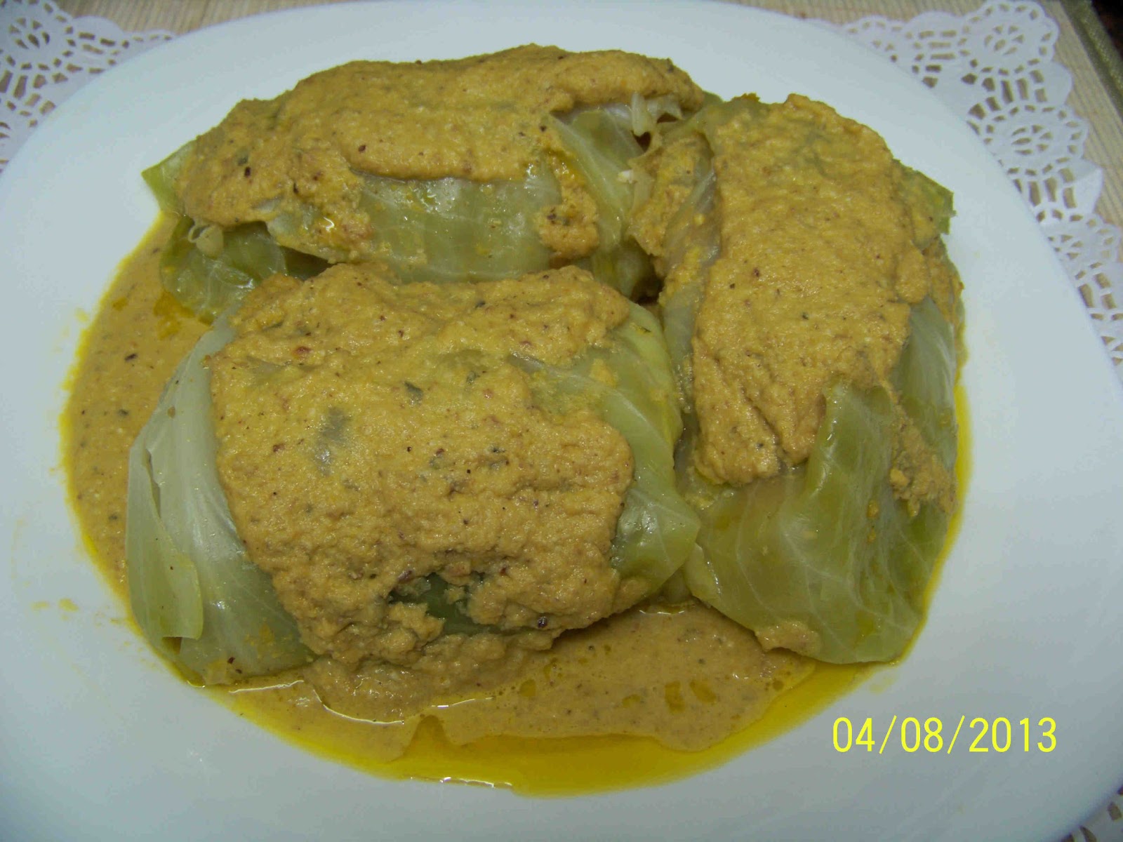 Culinaria y otras cosas: Hojas de col rellenas con frutos secos