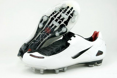 Football, Favorites ~: There Are Different Types Of Soccer Shoes