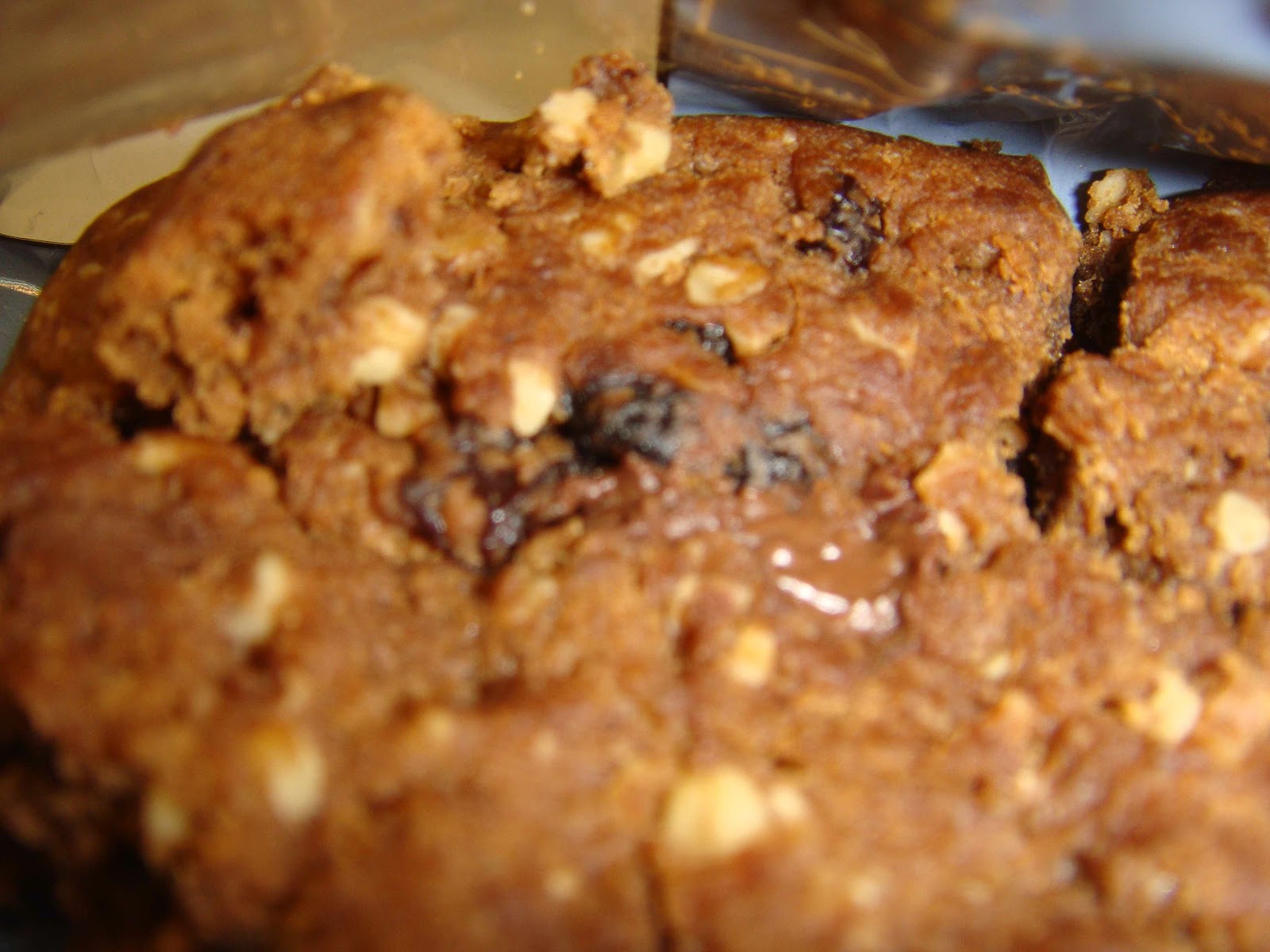 Supersupergirl's Food Reviews: Cafe Bronte Currant & Dark chocolate ...