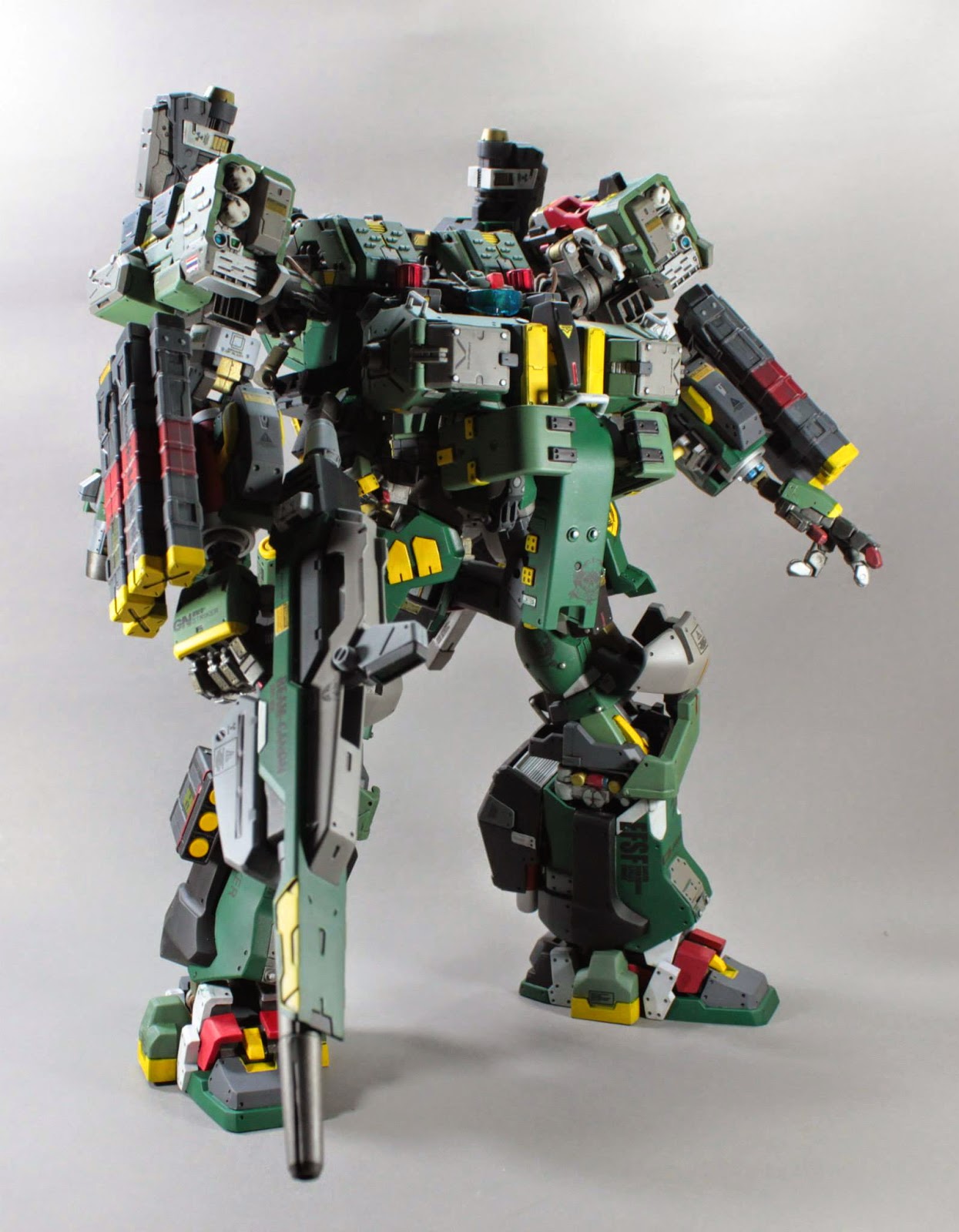 Custom Build: 1/144 GNG-0001-Strike Buster + GN Striker "Strike Buster ...