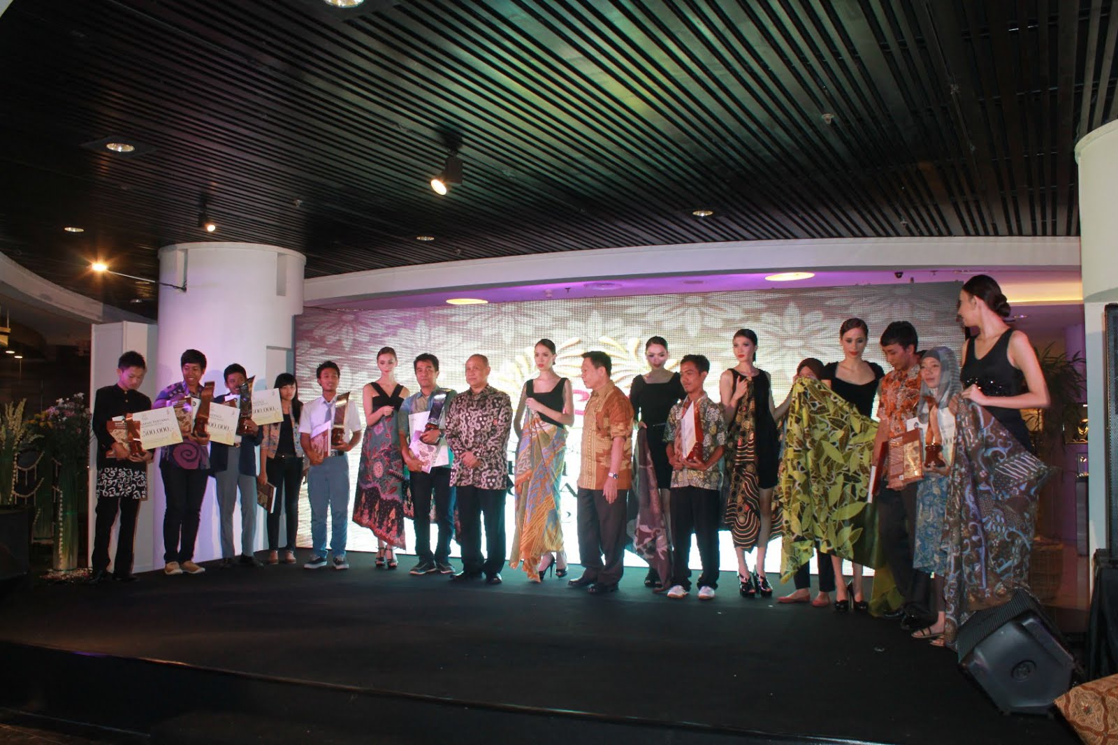 Travelplus Indonesia: Batik Majapahitku Juara Lomba Cipta Seni Batik ...