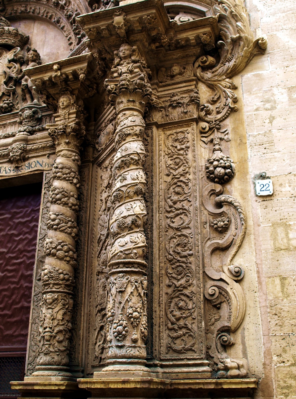 loveisspeed.......: Solomonic Columns......