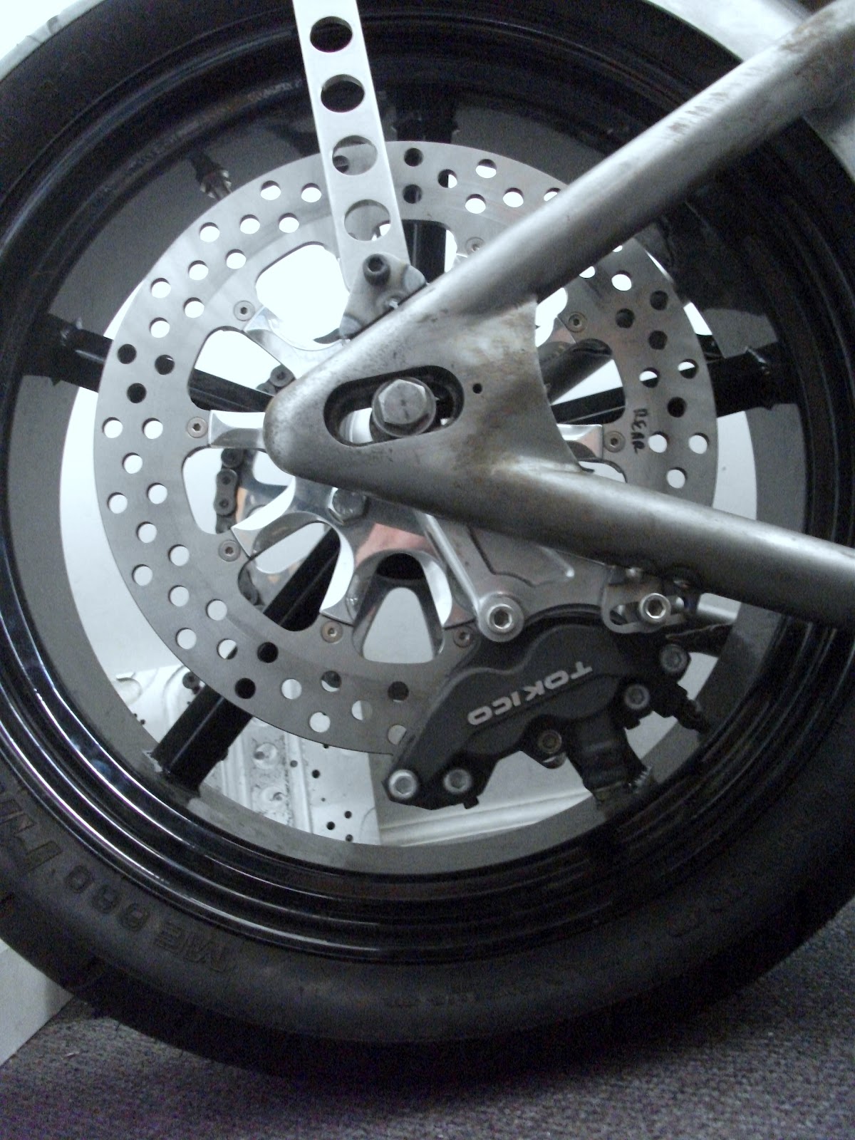 25 DESIGN & ENGINEERING: Rear Caliper Tab