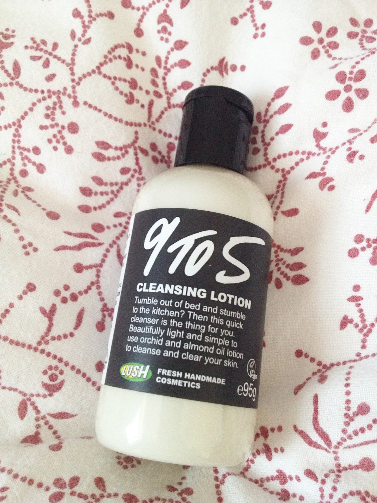 Georgiabeee: Review | Lush 9 to 5 cleansing lotion