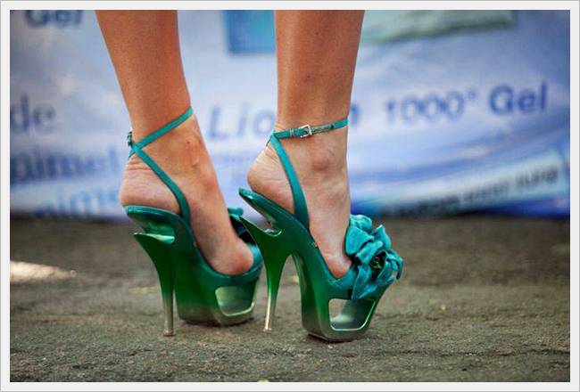Traditional High Heels Race ~ Free HD Wallpapers
