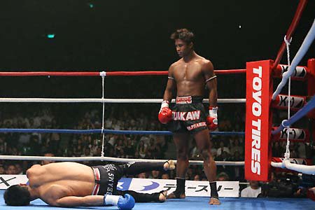 Muay Thai Boxing: Buakaw - Photo Gallery | Kickboxing | Training| Thai ...