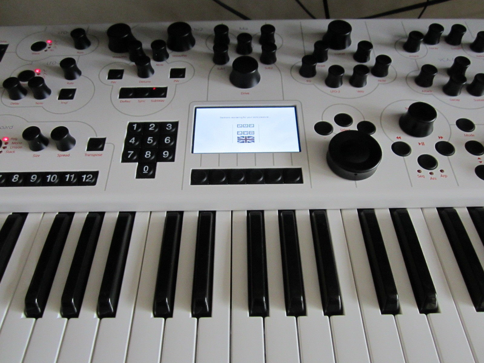 MATRIXSYNTH: modal 002 synth keyboard