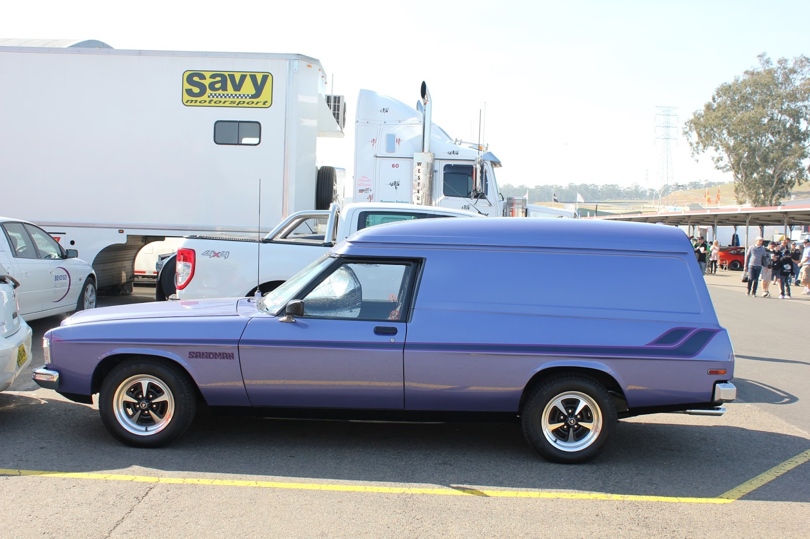 Aussie Old Parked Cars: 1976 Holden HX Sandman Van