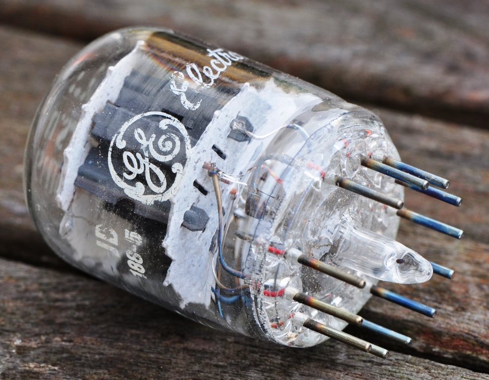 VinylSavor: Tube of the Month: The 6U10