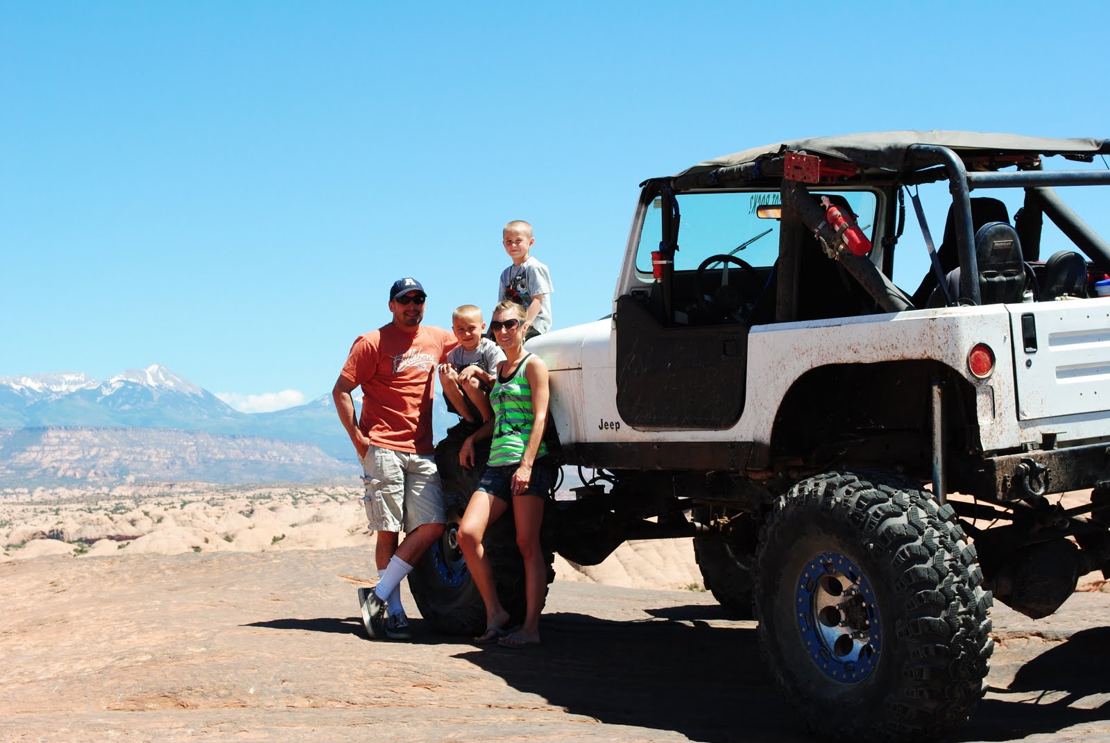 hAPpY LuCKy aDVeNtUReS