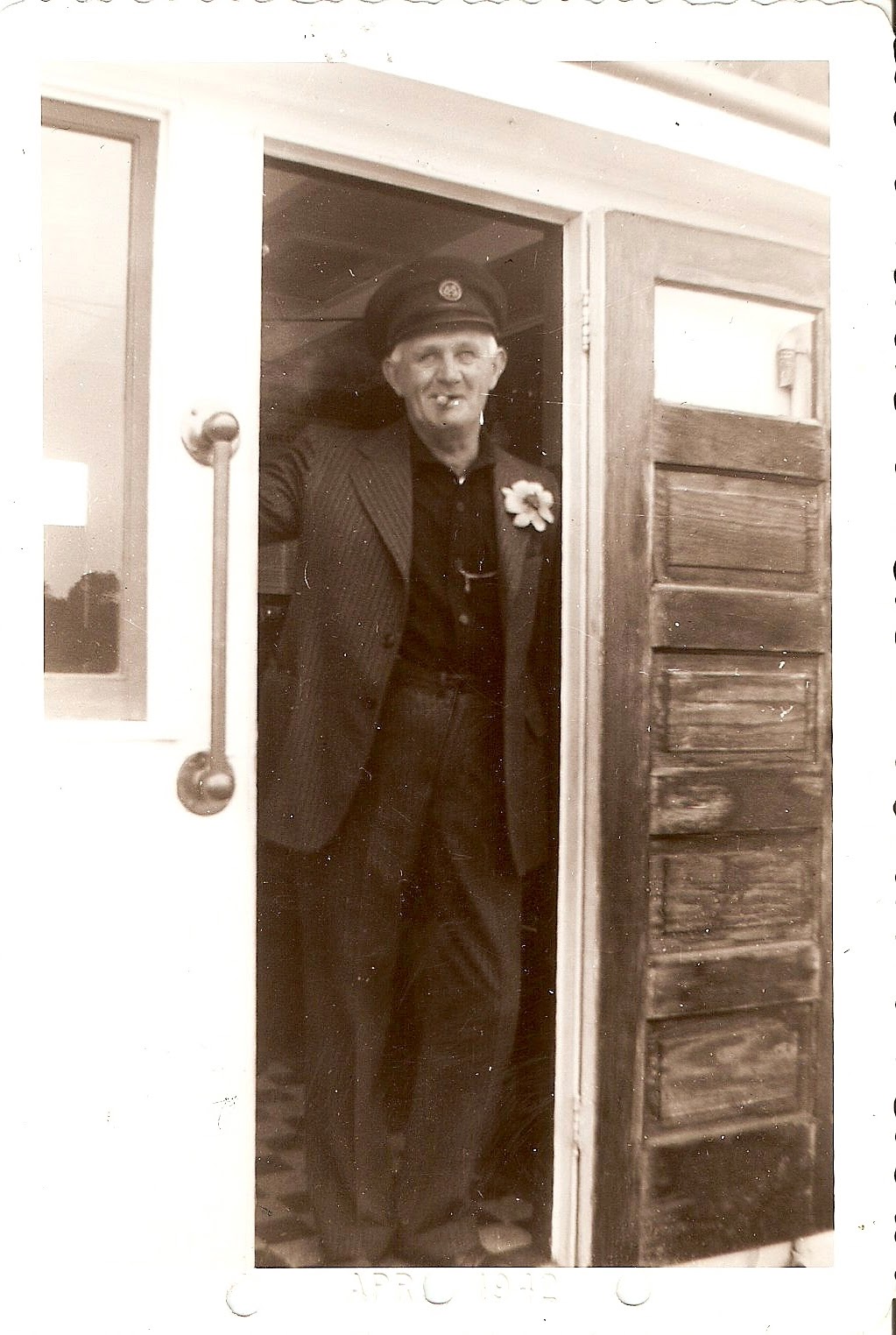 FERRY CABIN NEWS: ISLAND WATERFRONT - Then and Now - Richter Years ...