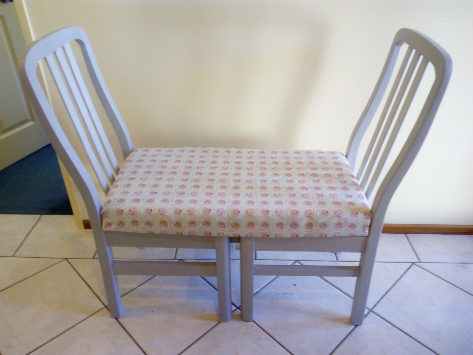 Made with my two hands: An new hall seat from upcycled chairs