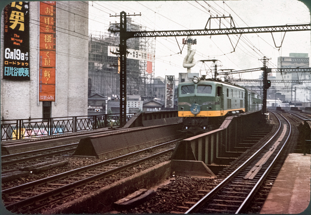 20 Rare and Wonderful Color Photographs Capture Daily Transport in ...