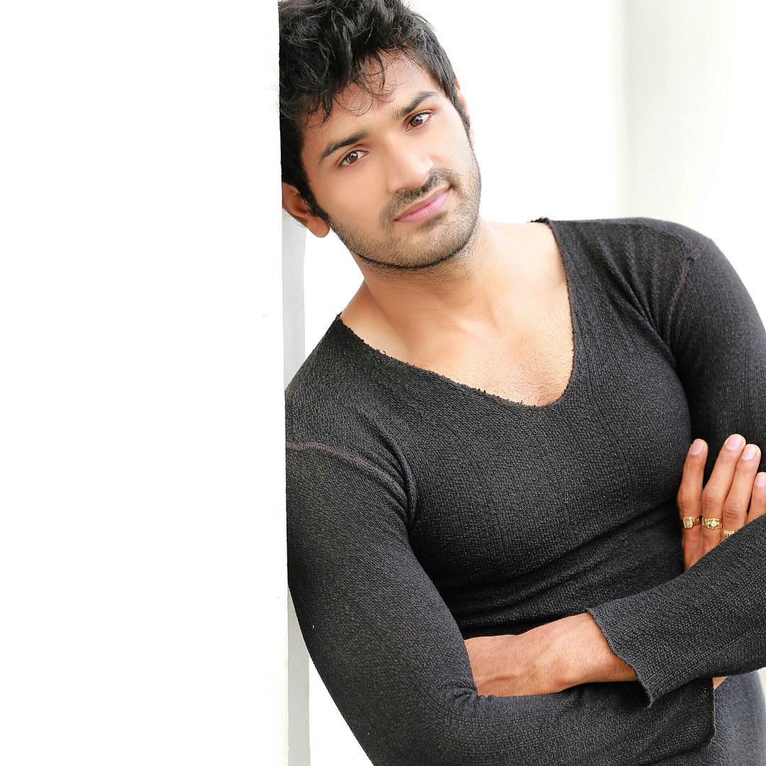 Biodata Pemeran Akash di Uttaran : Mrunal Jain