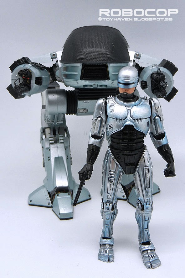 toyhaven: NECA 10-inch ED-209 and McFarlane 7-inch Robocop action ...