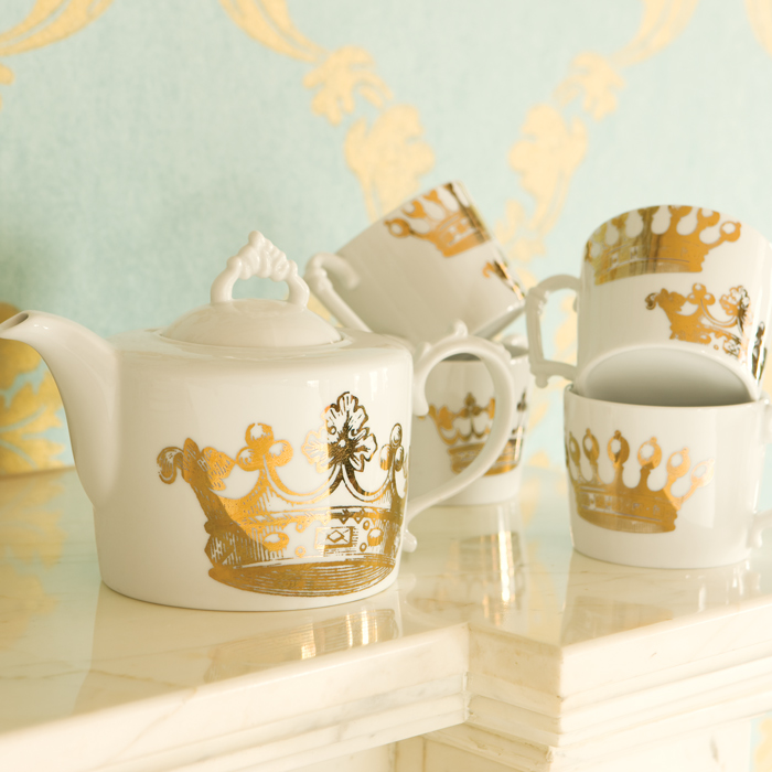 Bright Smile: Royal Tea Set