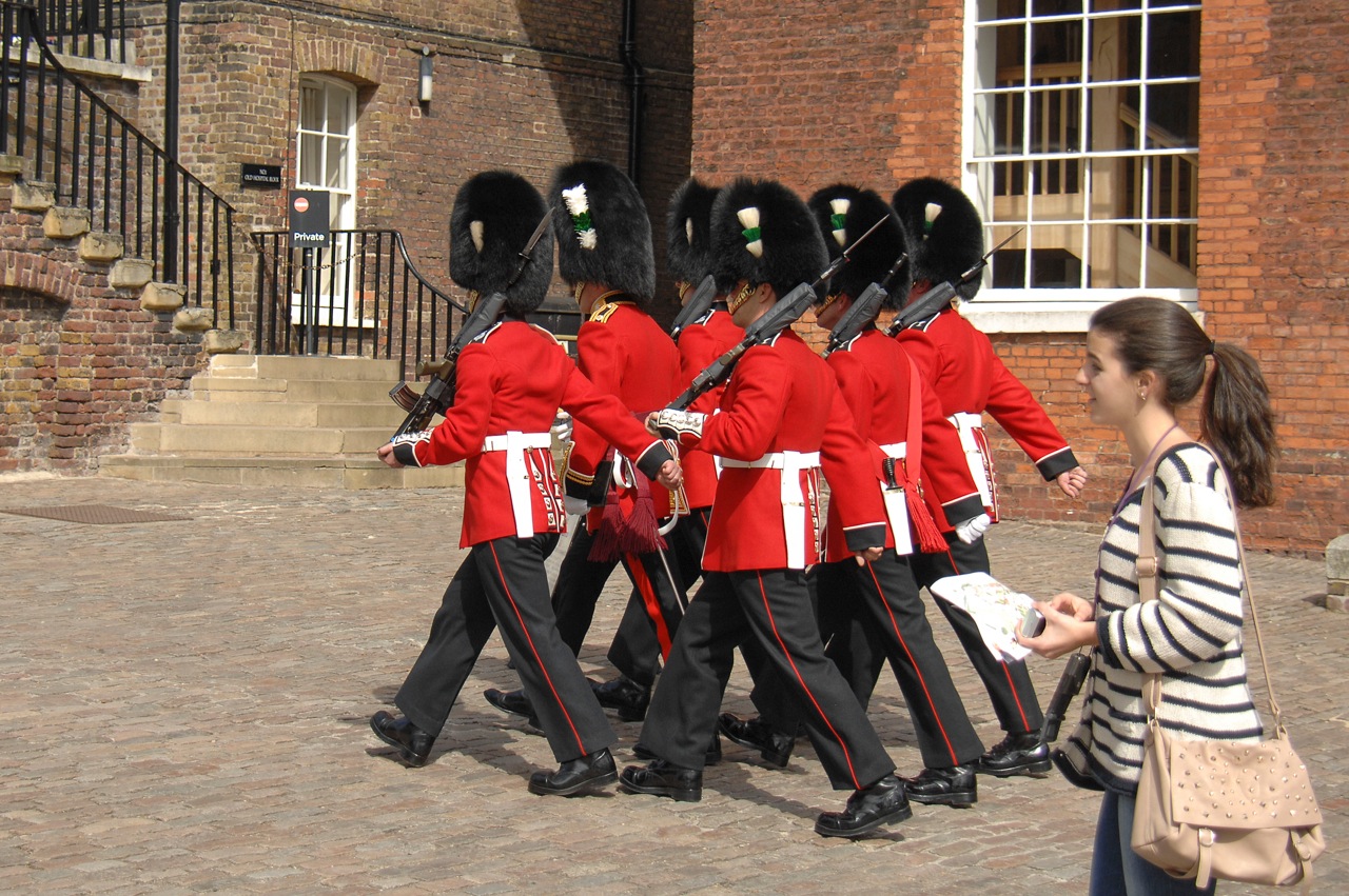 Bailey's Buddy: The Royal Guards - Photos by Bob Kelly from his trip to ...