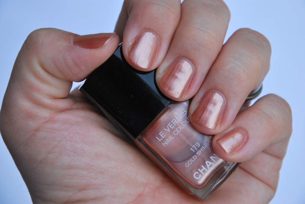 Schöne Nagellacke: Chanel Gold Shimmer 179
