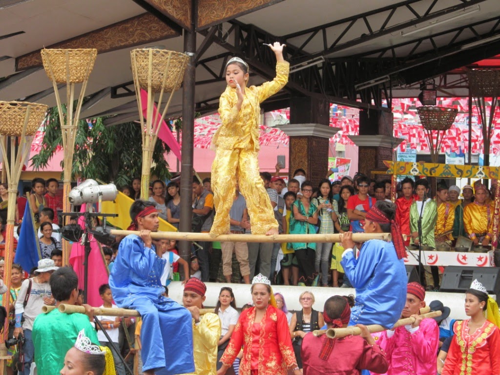 SAILING HELENA: Kadayawan Festivals end of august 2014