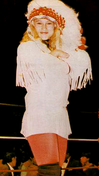 The Luchadoras: Lady Apache - Luchadora